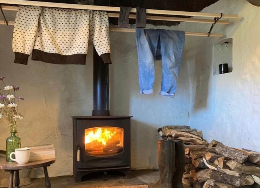 Traditional Ceiling Hanging Clothes Airer - Red– Thatch & Stone